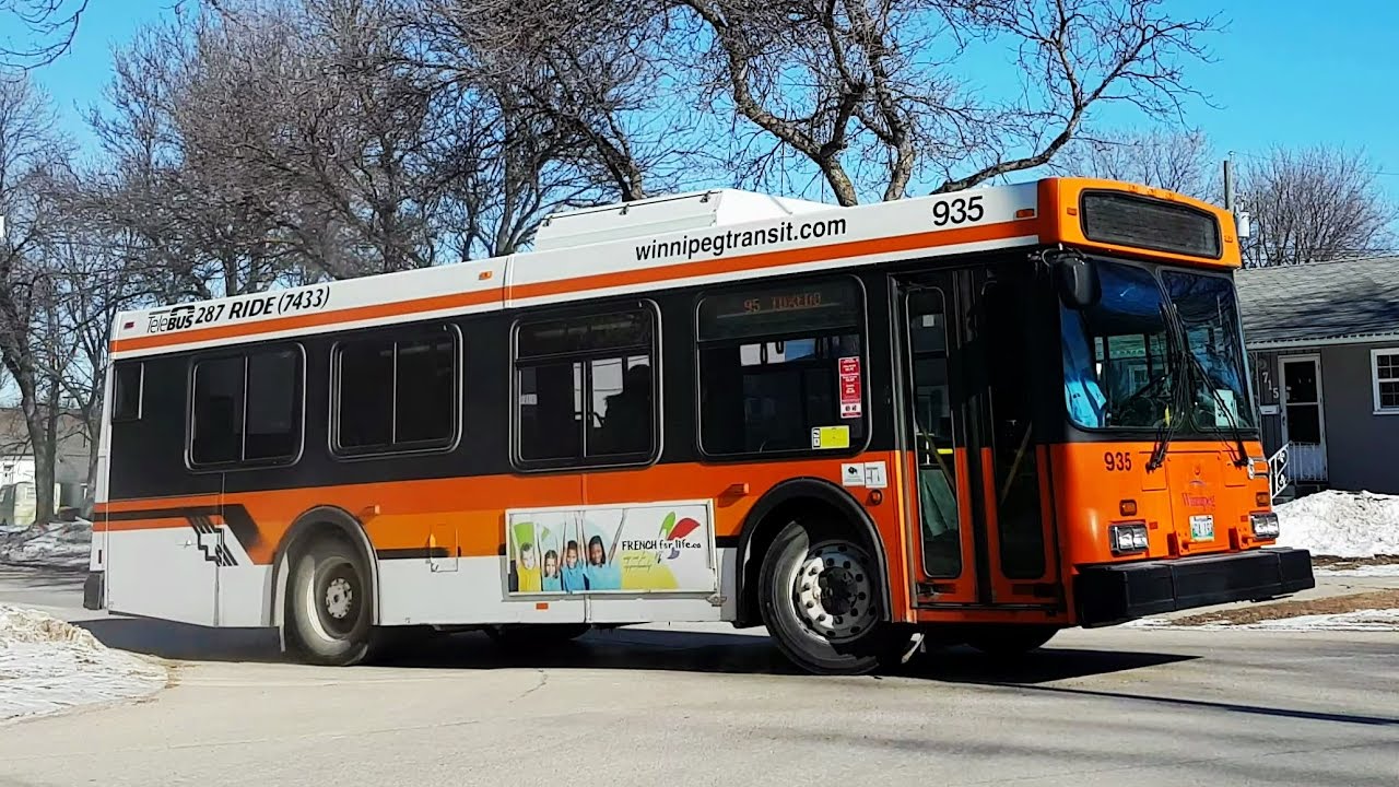 Winnipeg Transit 935 - New Flyer D30LF Bus (2001) - YouTube