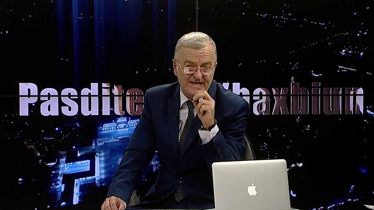 Pasdite me Xhaxhiun - E ftuar në studio Flora Nikolla - YouTube