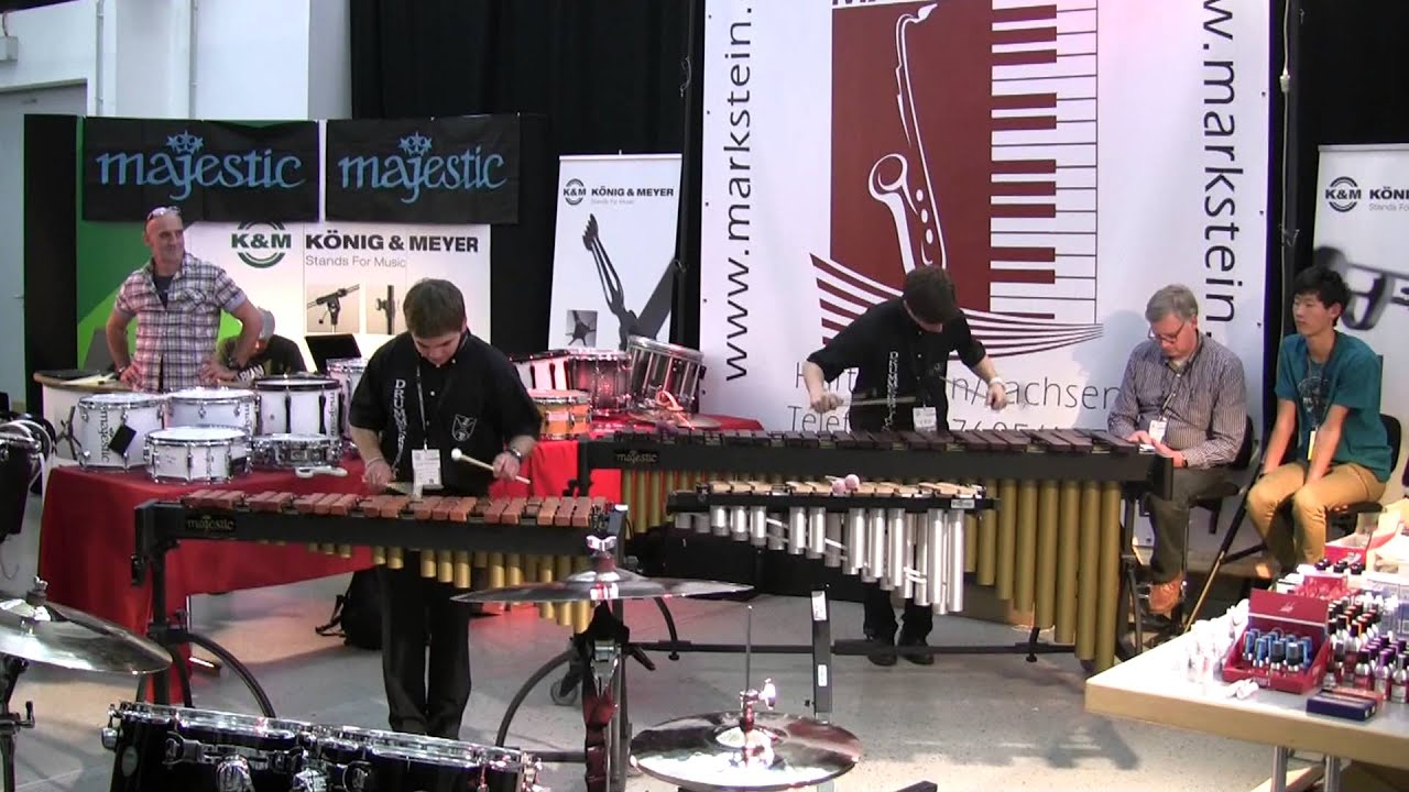 Zirkus Renz - Martin und Maurice (The Drummerholic's) - YouTube
