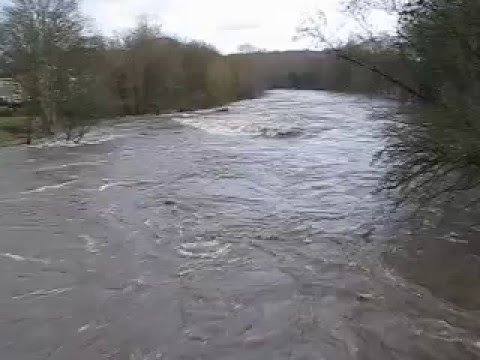 River Aire Flooding, Horsforth, Leeds - YouTube