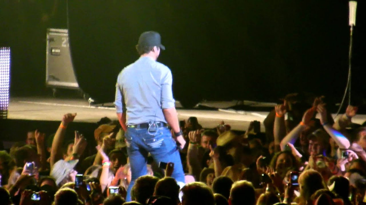 Tim McGraw w/ Luke Bryan - Chicago, IL - Back When - YouTube