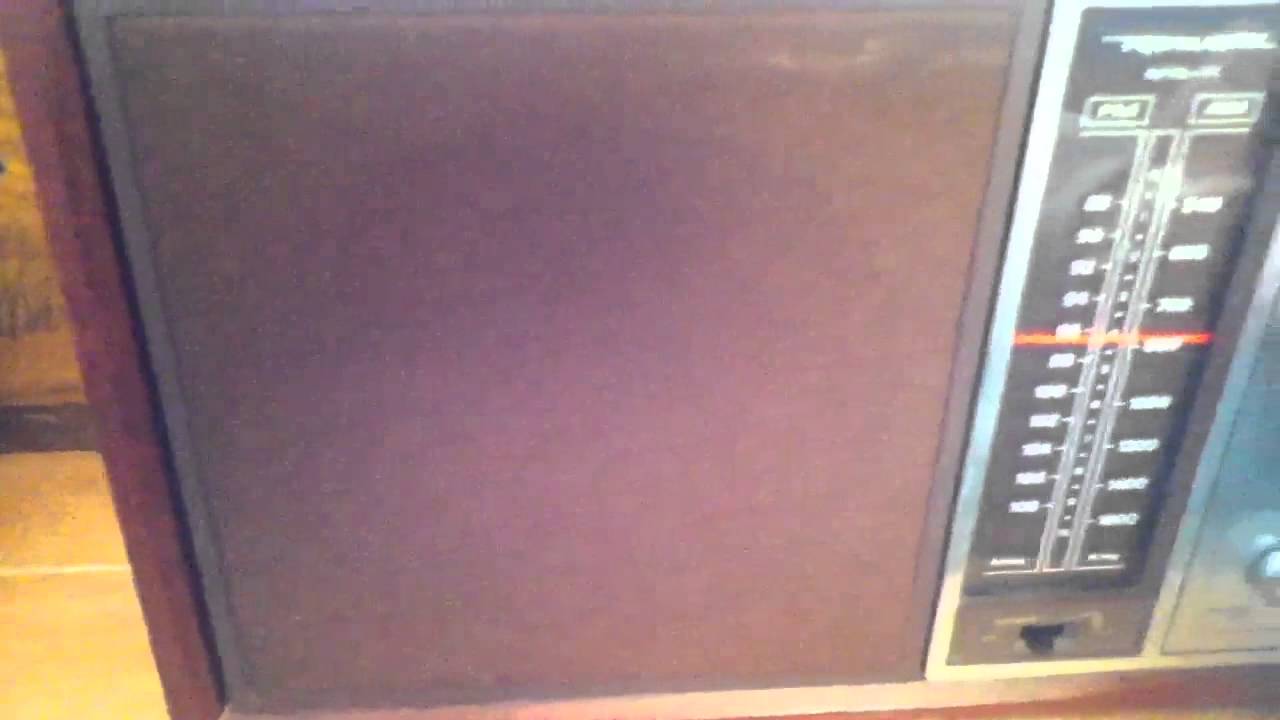 Realistic MTA-11 AM FM Radio - YouTube