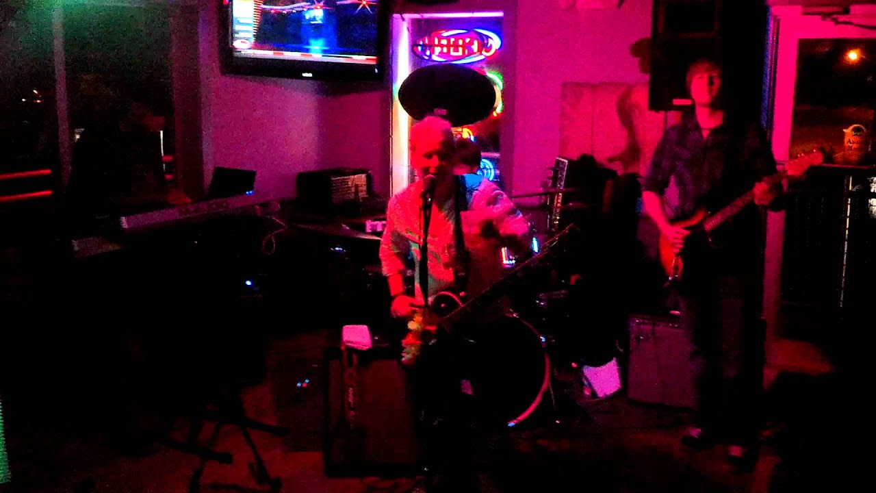 Regi Blue and her slide guitar. - YouTube
