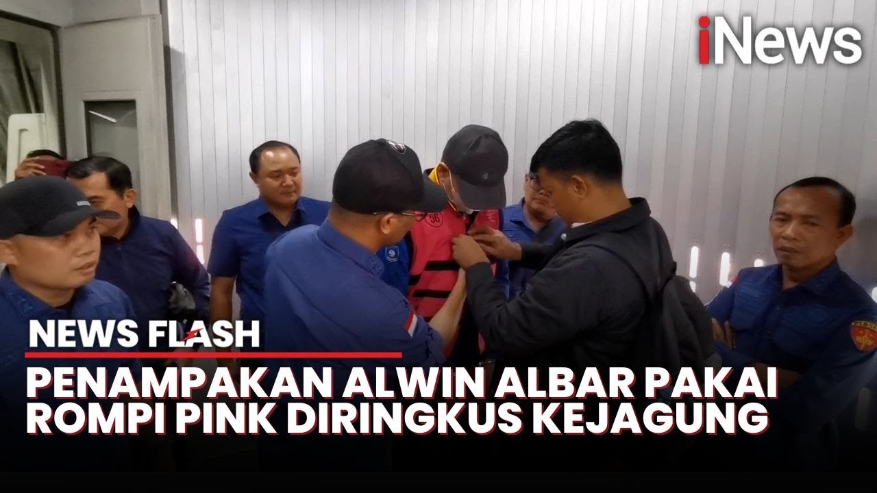 Detik-Detik Kejagung Jemput Eks Pejabat PT Timah Alwin Albar di Bandara ...