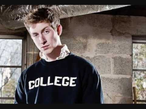 Asher Roth - I Love College Remix ft Ludacris and Chamillionaire - YouTube