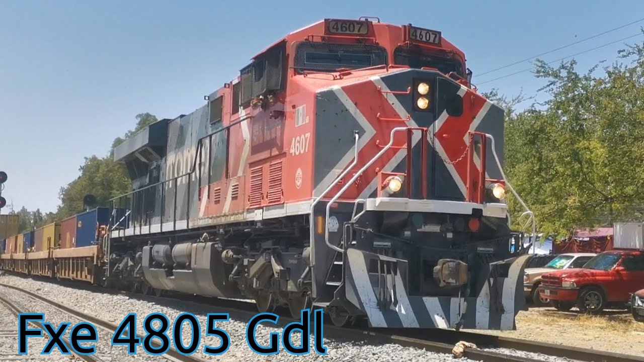 GE ES44AC Fxe 4607 Gmxt Intermodal Guadalajara-Torreón Con La Tripulación Saludando - YouTube