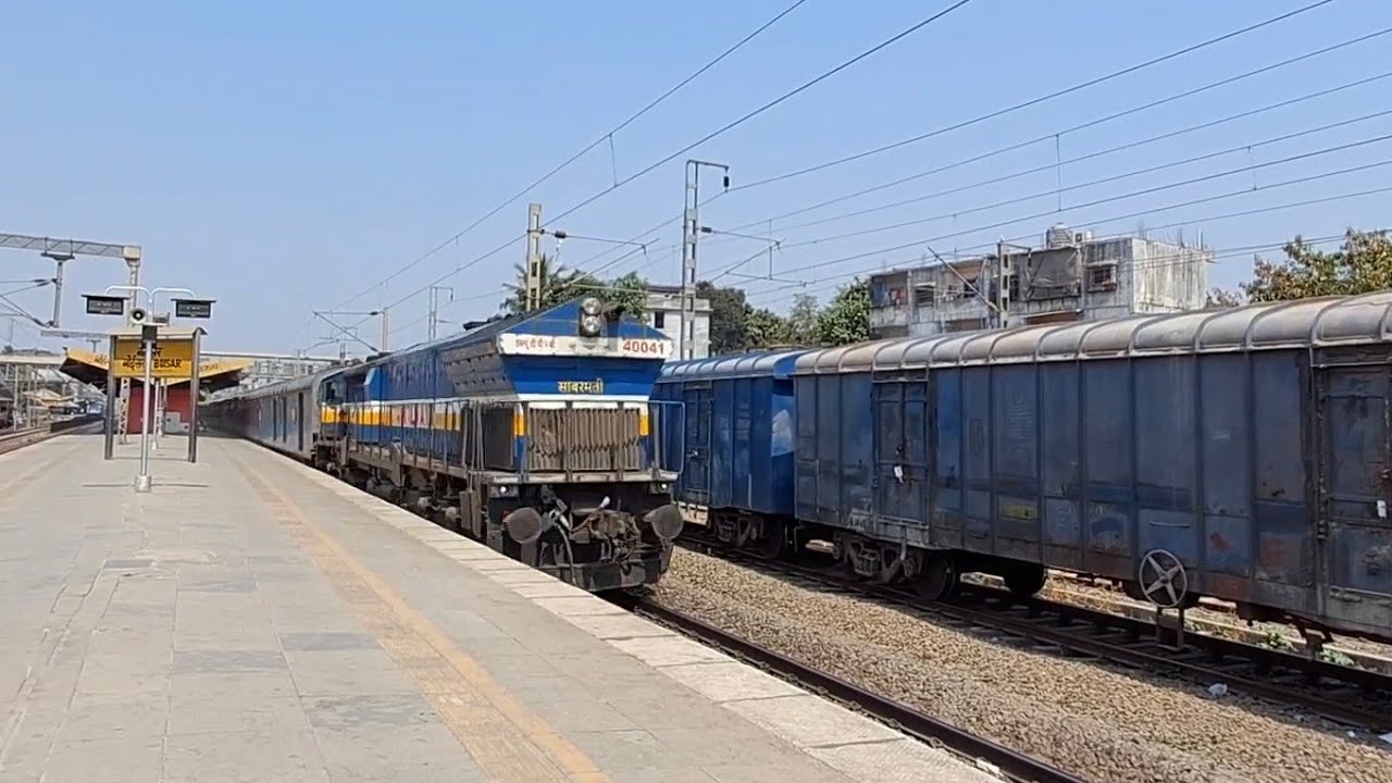 40041 wdp4b X Barmer yeswantpur ac express - YouTube