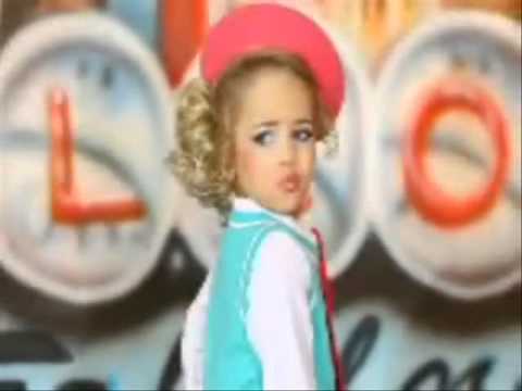 Emerald Gordon Wulf: Super Model - YouTube