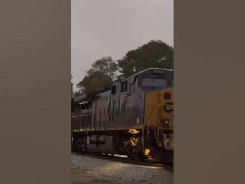 CSX 3200 ES44AH leads CSX 7419 brand new CM44AC rebuild on a northbound intermodal train!! - YouTube