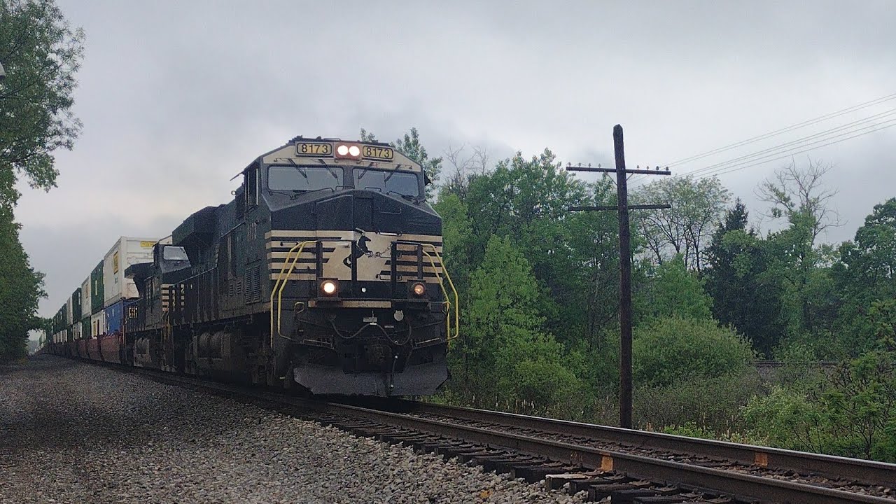 NS #8173 GE ES44AC and NS #9844 GE C44-9W on 5/18/2024 - YouTube