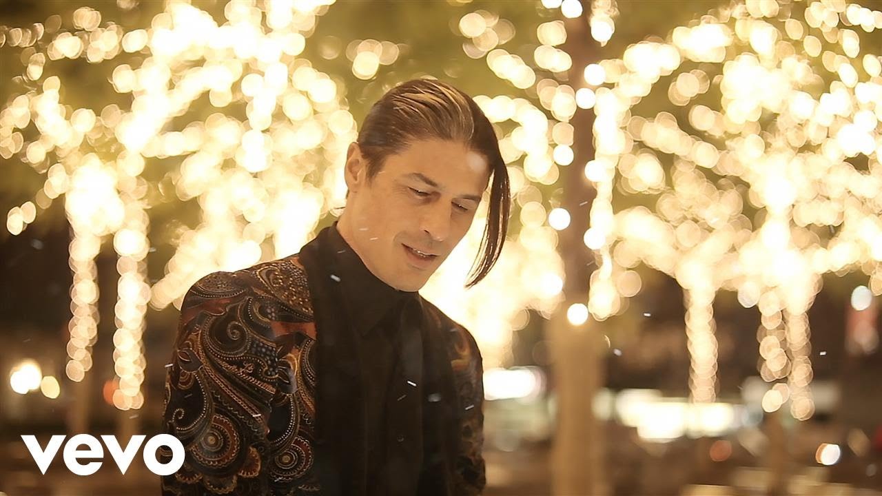 Matteo Setti - Christmas Comes - YouTube