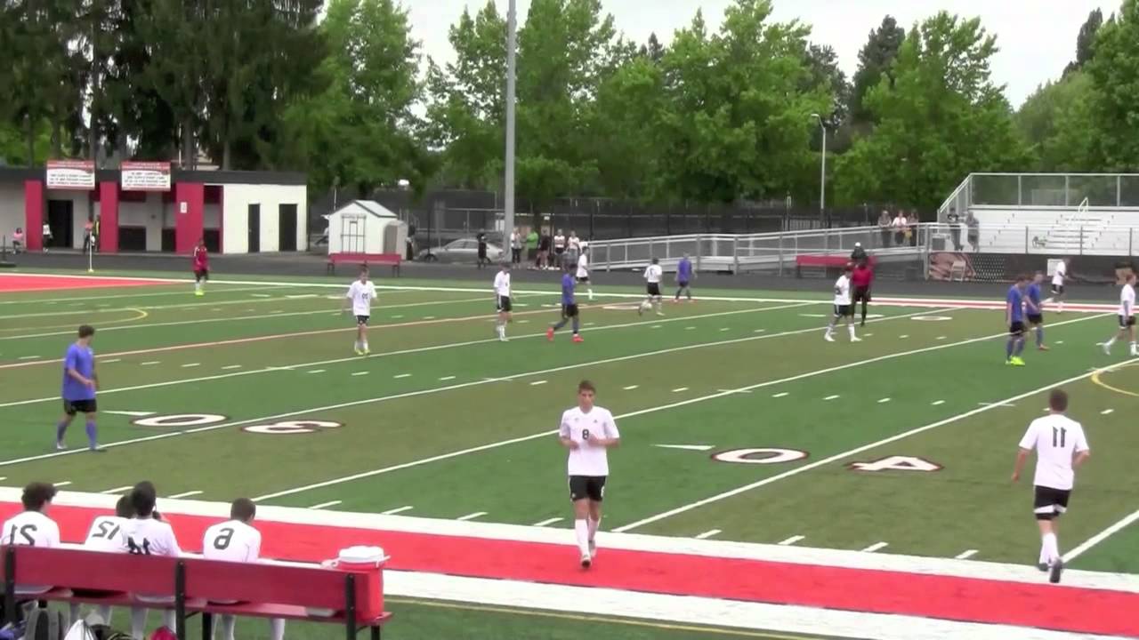 Referee WWYD? To call offside, or not to call offside? - YouTube