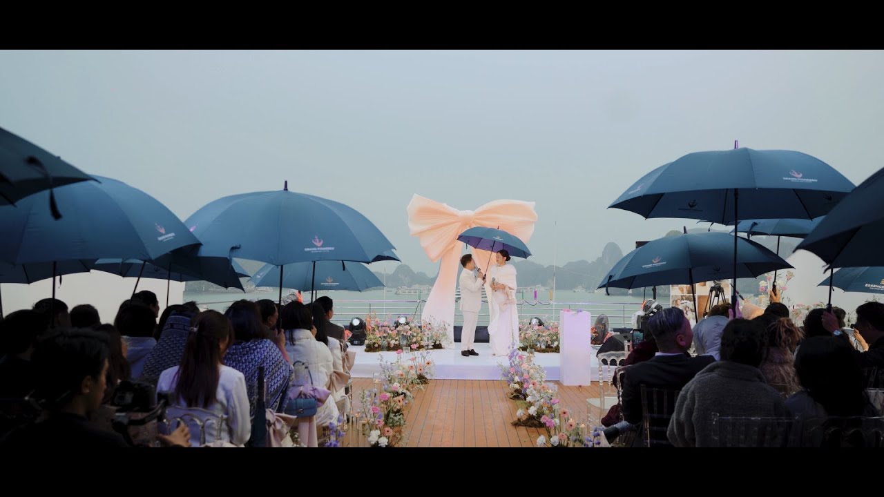 (4K) Intimate Wedding of Quang & Hien | AMORA STUDIO - YouTube