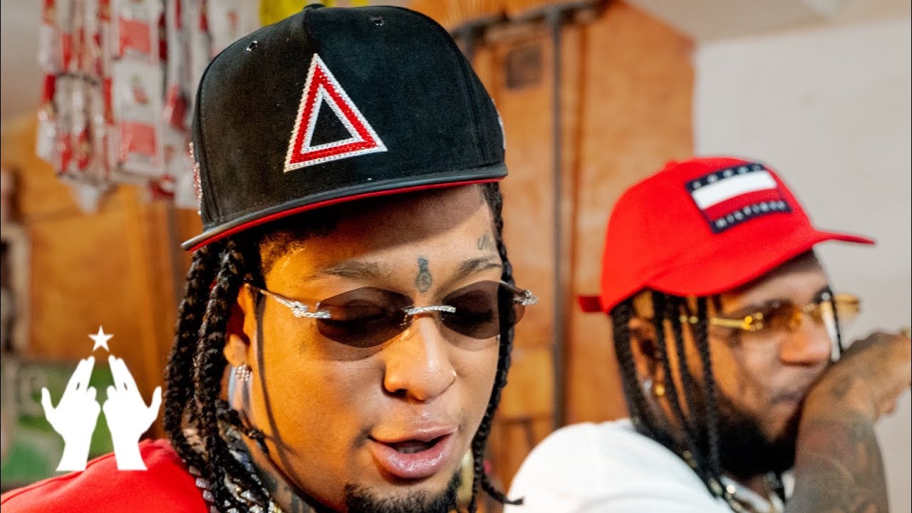 Rochy RD, Jonatan - HAY SANTO | Video Oficial - YouTube Music