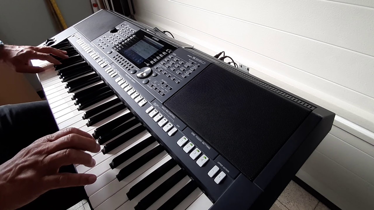 top of the world Yamaha PSR S950 - YouTube