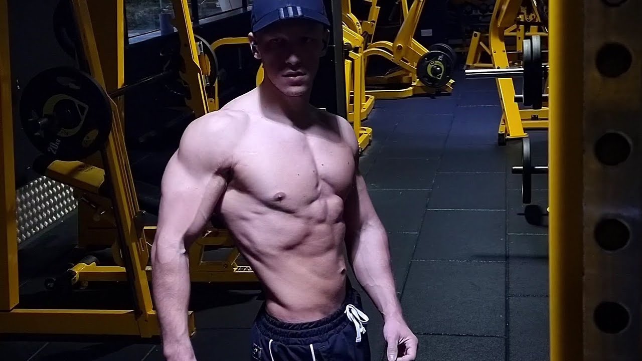 Natural bodybuilder posing, 12 years training - YouTube
