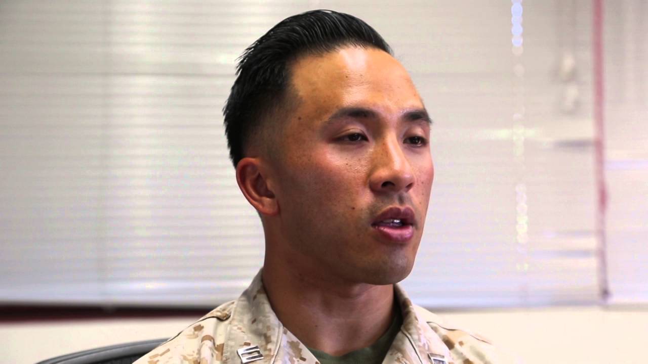 Capt. Tu Tran receives the Male Athlete of the Year award - YouTube