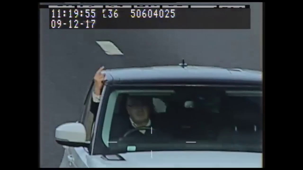 Driver giving the finger to police speed cameras - YouTube