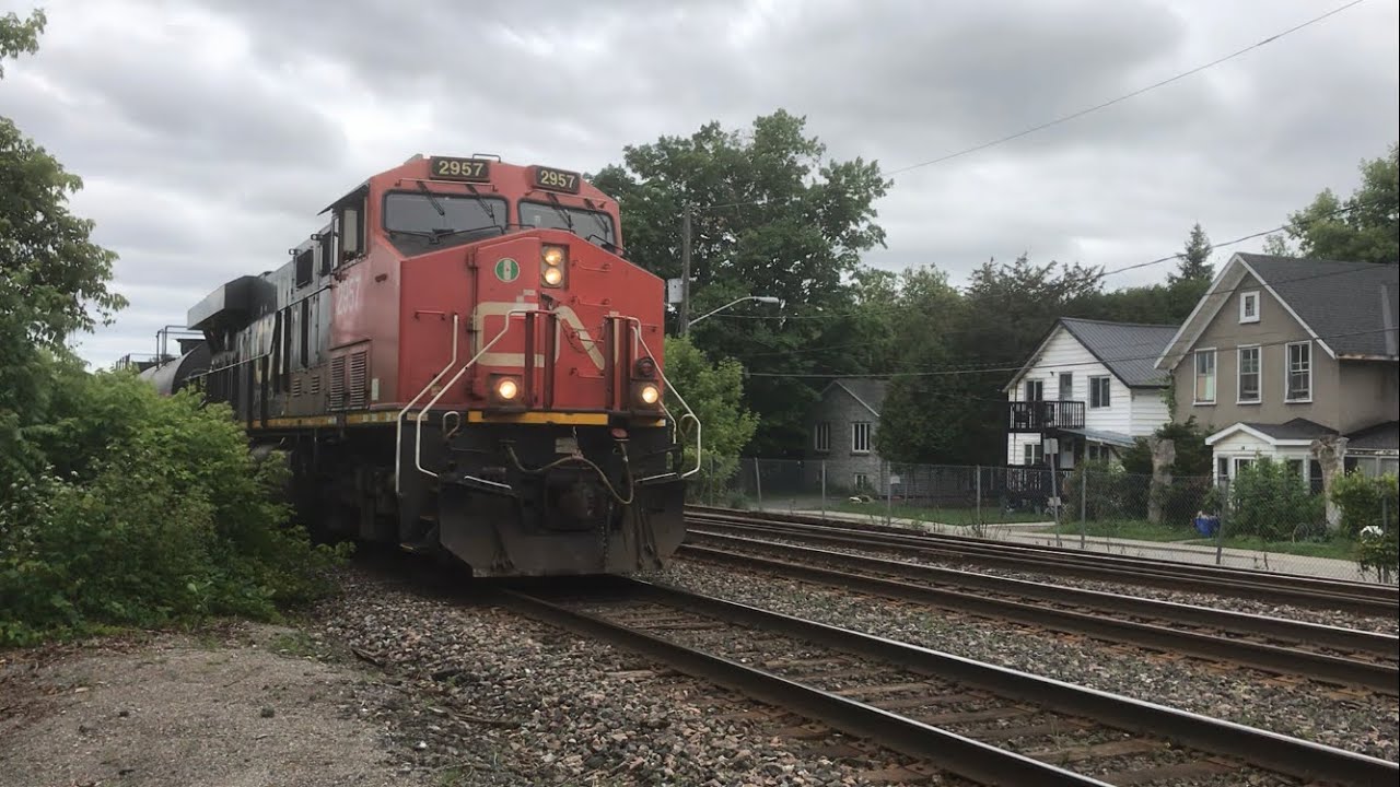 VIA Train 52 Eastbound and CN Train 372 Setting off June 18, 2022 - YouTube