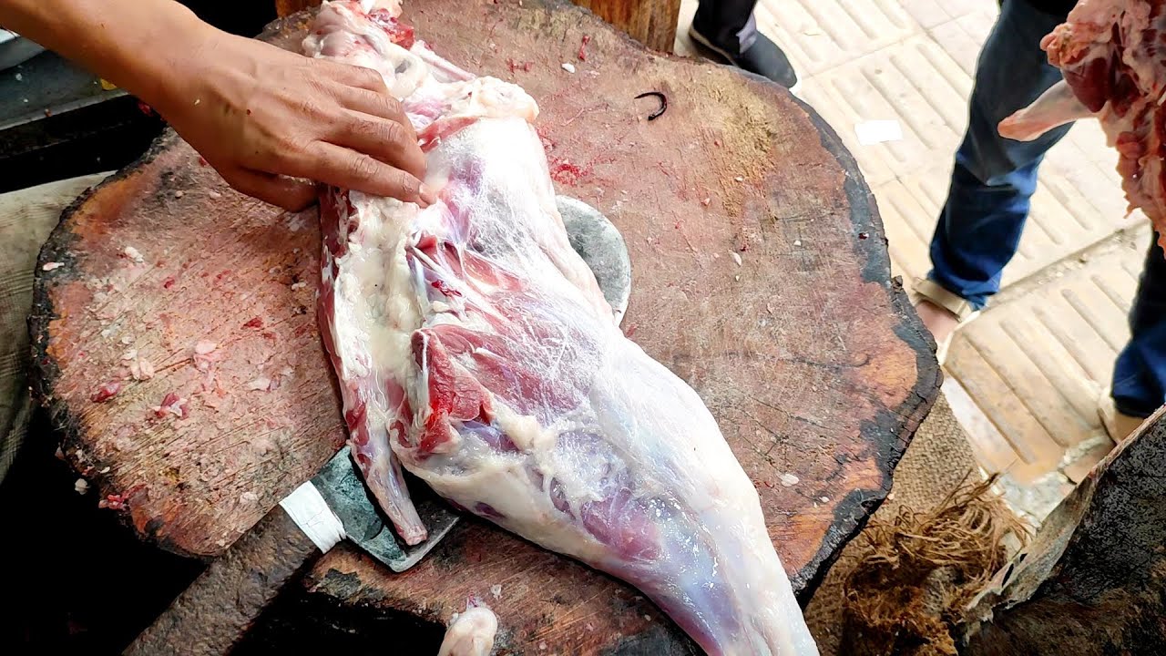 Goat Meat Cutting Expert Butcher | Meat Cutting Skills | Amazing Mutton ...