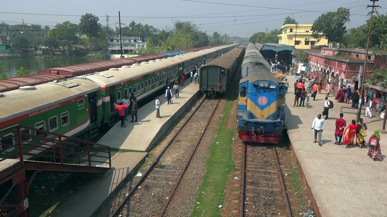 Bandhan Express Entering the jessore Railway Station || BD RAIL - YouTube