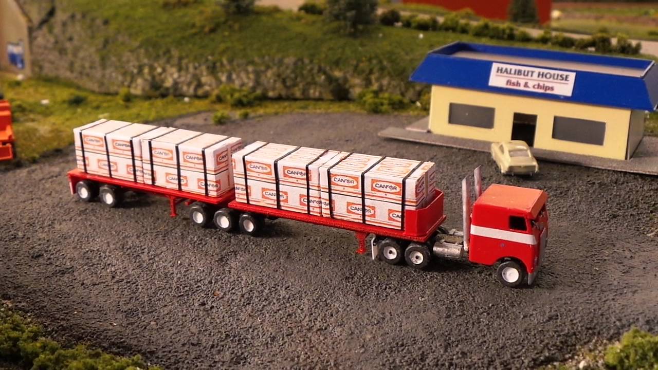 N scale canfor lumber load - YouTube