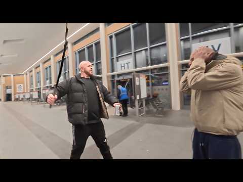 LEICESTER - Carnage as Migrant BITES Mans Face