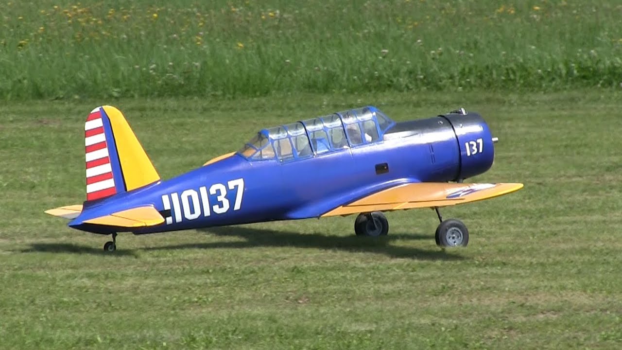 RC Vultee BT-13 Valiant - YouTube