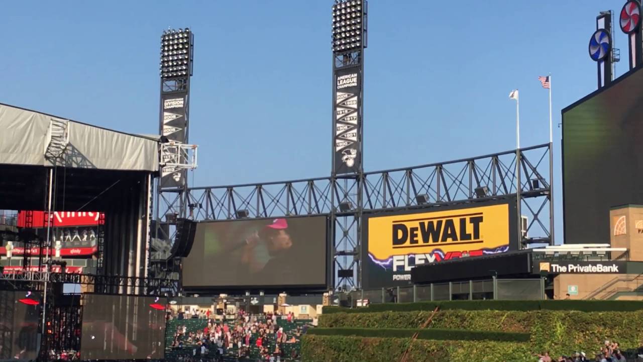 "Ultralight Beam (Live)" - Kanye West Feat. Chance the Rapper at ...