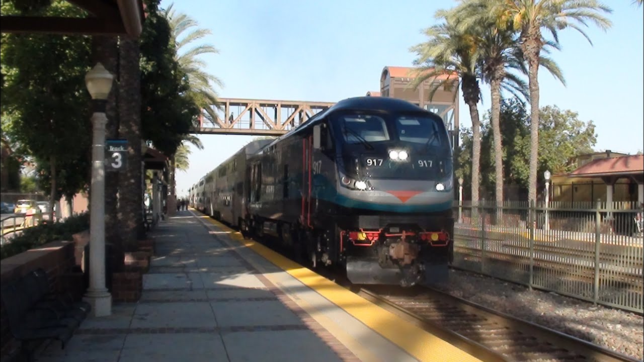 SCAX F125 917 Leads Metrolink Train 600 East out of Fullerton, CA 09/19 ...