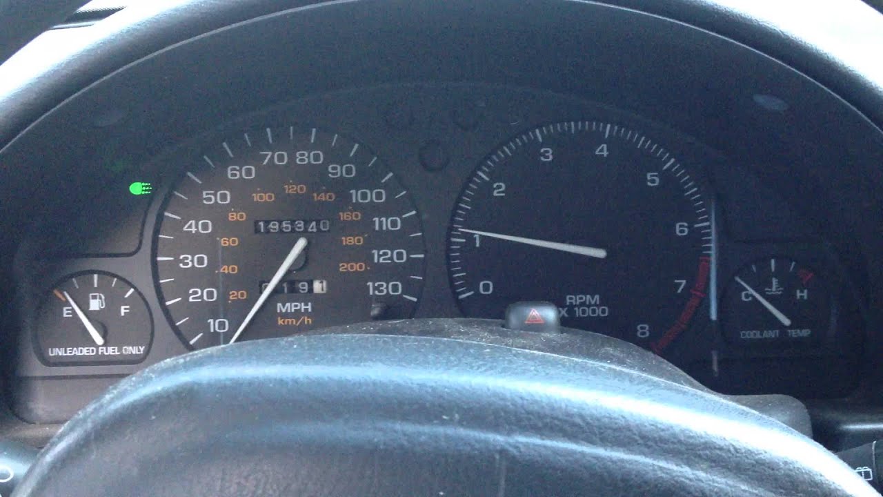 1997 Saturn SW2 1.9 Twin Cam Startup - YouTube