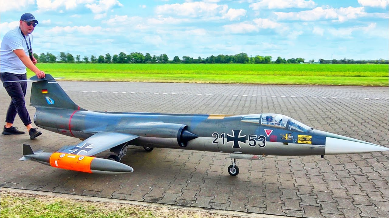 STUNNING POWER!! F-104 STARFIGHTER RC TURBINE JET FLIGHT DEMONSTRATION ...