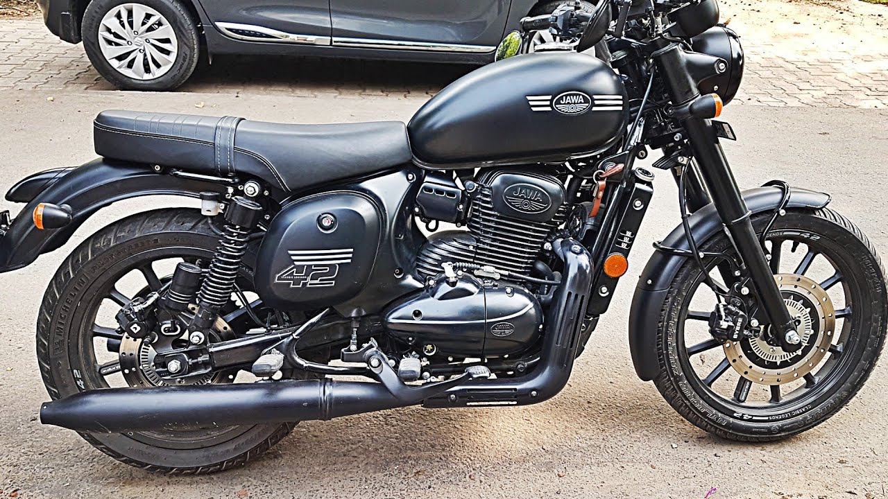 JAWA 42 MOTORCYCLE FEATURES and WALKAROUND - YouTube
