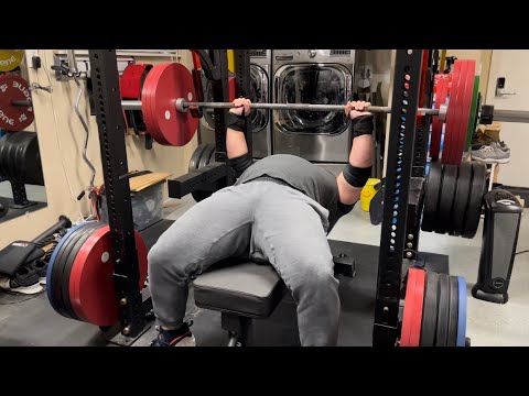 Flat bench: Top set: 440lbs, 4x4x370lbs - YouTube
