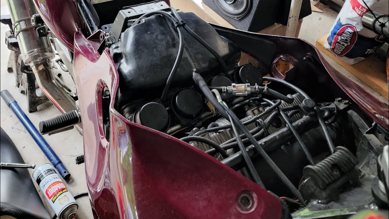 Box Truck Fuel Line Priming - YouTube