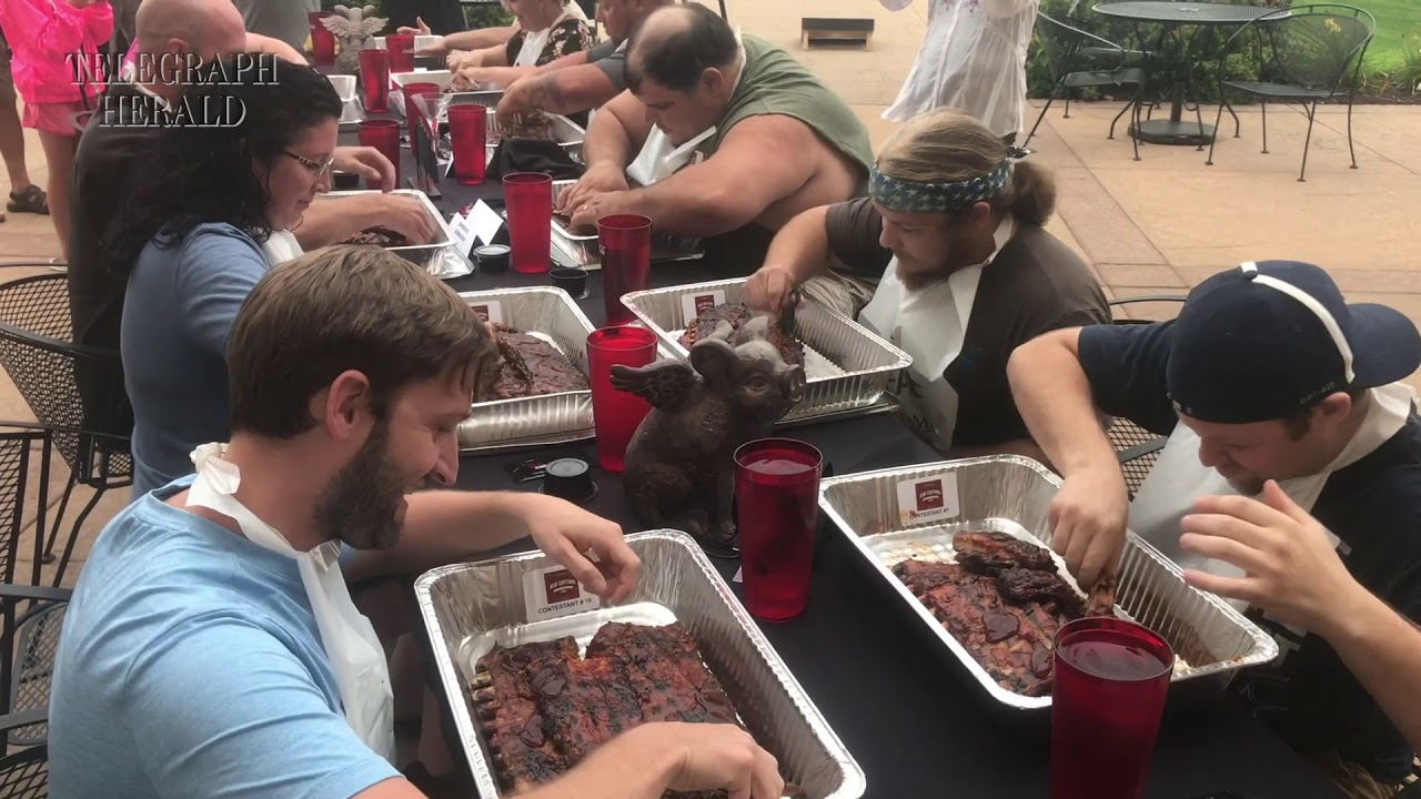 Rib-eating contest - YouTube