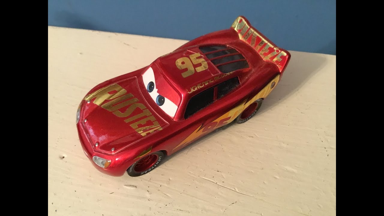 Disney Cars Rust-eze Racing Center McQueen Review - YouTube