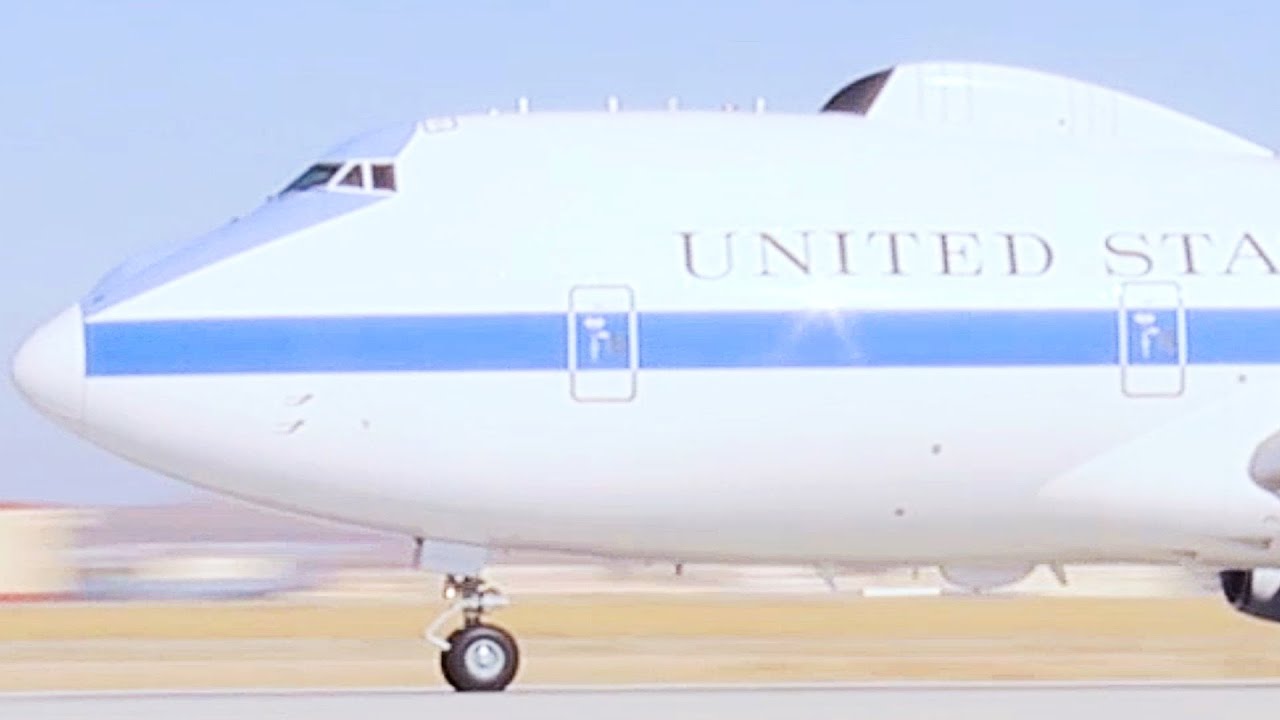 UNIQUE E-4B (Advanced Airborne Command Post) Taxi & TAKE OFF! - YouTube
