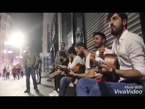 TAKSİM KÜRT  SOKAK MÜZİSYENLERİ MÜKEMMEL VİDEO
