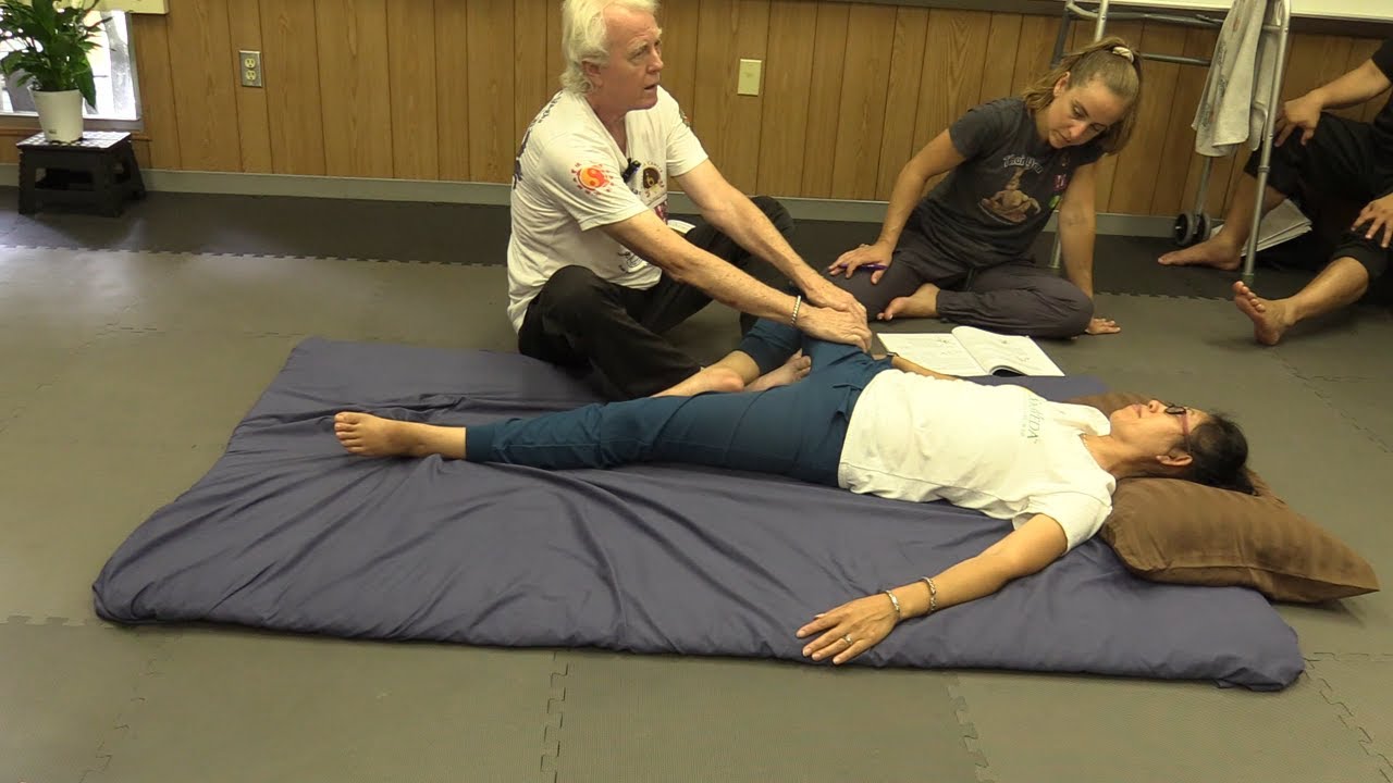 SomaVeda® Thai Yoga Nuad Boran, Lanna Series, Leg Stretch3 - YouTube
