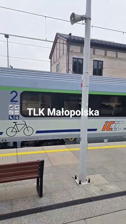 Stacja Zakopane i TLK Małopolska. Kanapa w 2 klasie - YouTube