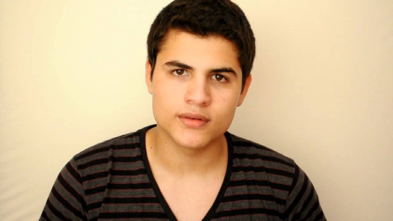 Vídeobook do ator Pedro de Castro - YouTube