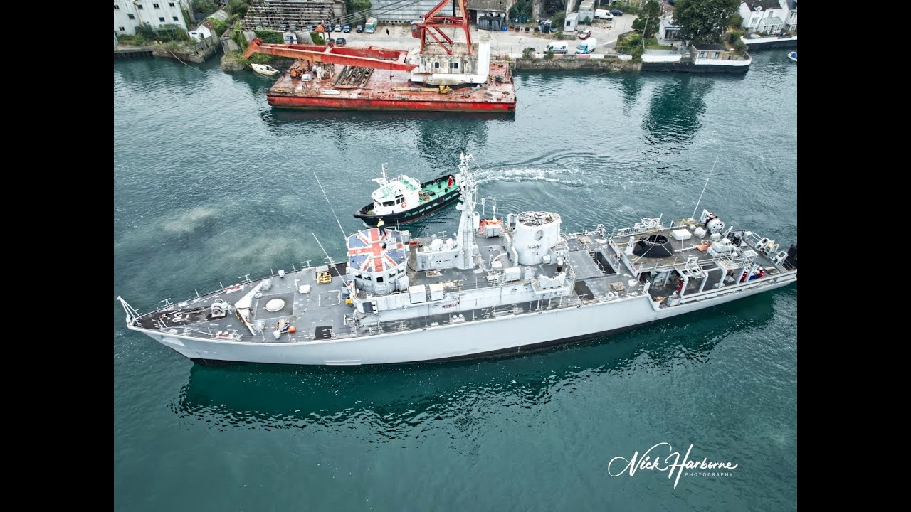 HMS Quorn coming into Harland & Wolff Appledore for a refit - YouTube
