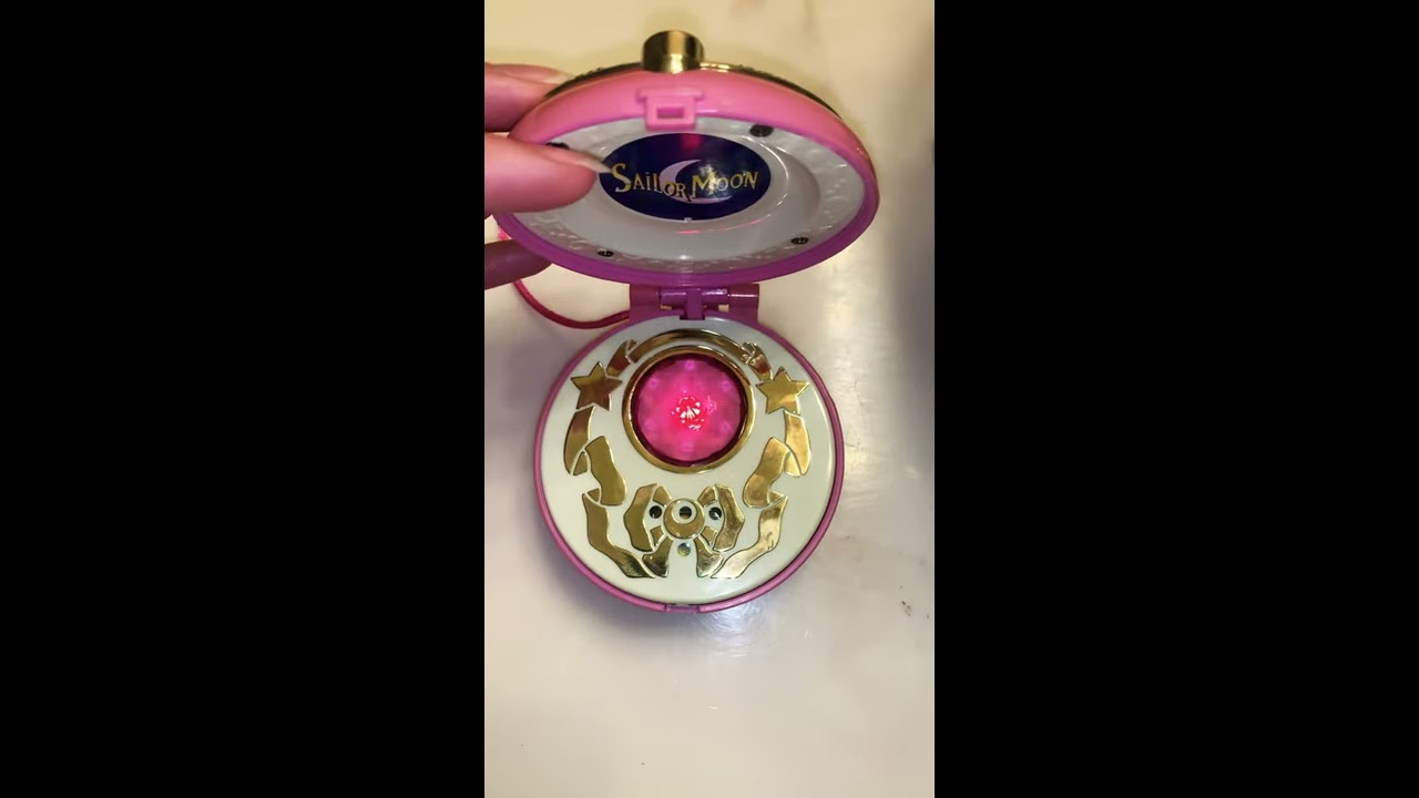 Sailor moon (original show from 90’s) Crystal Star compact - YouTube