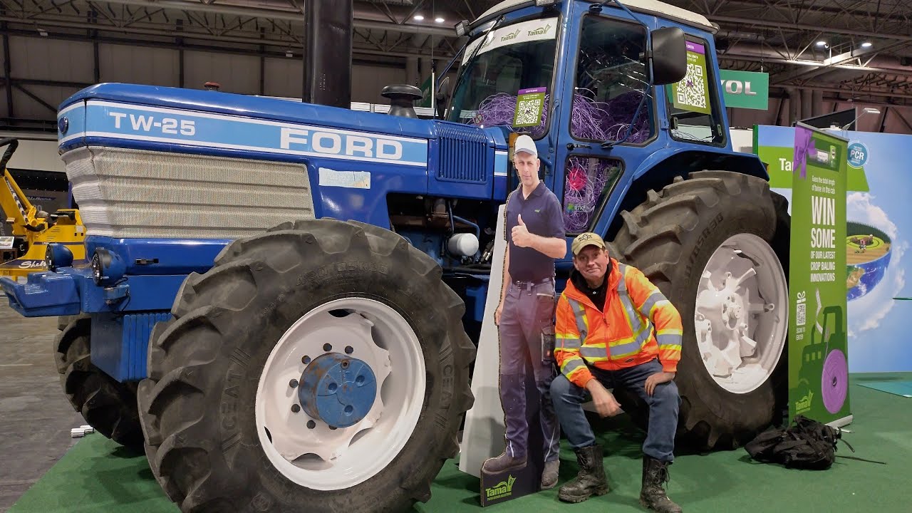 Double TROUBLE - MUCKAS New Fwend - YouTube