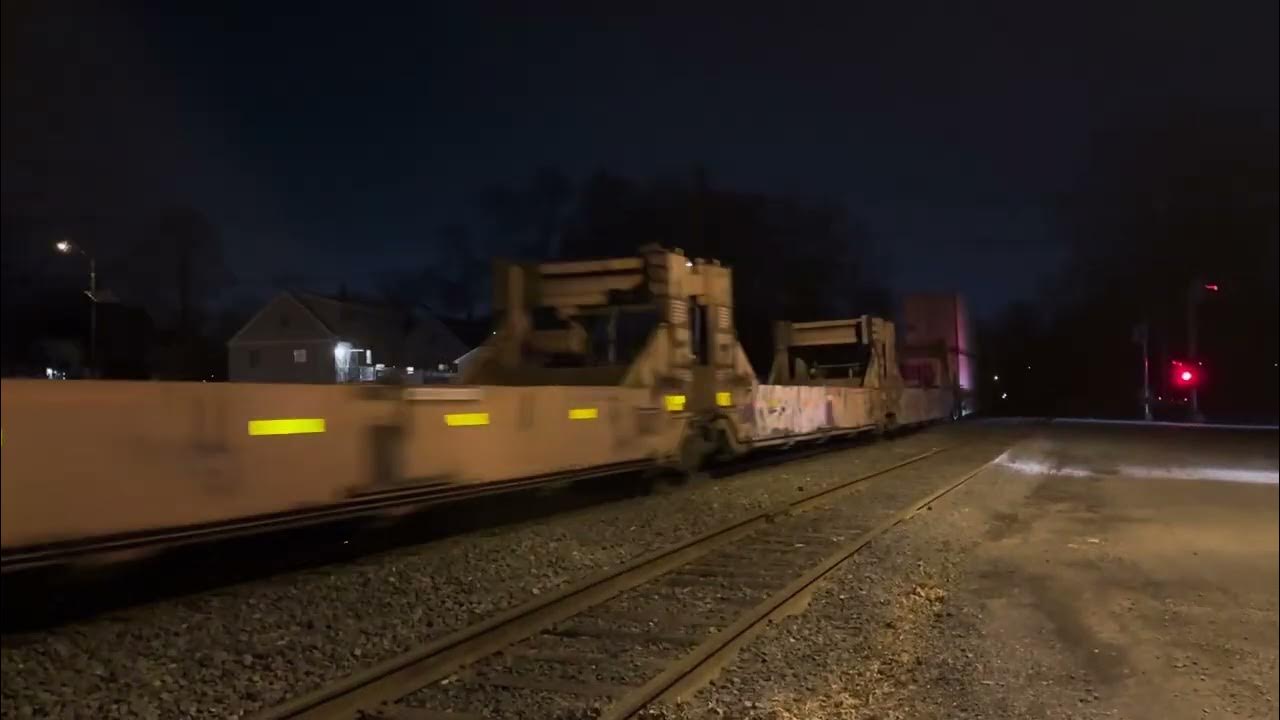 NS 4567 AC44C6M leads NS 269 through Piscataway with a SAAHC hornshow - YouTube