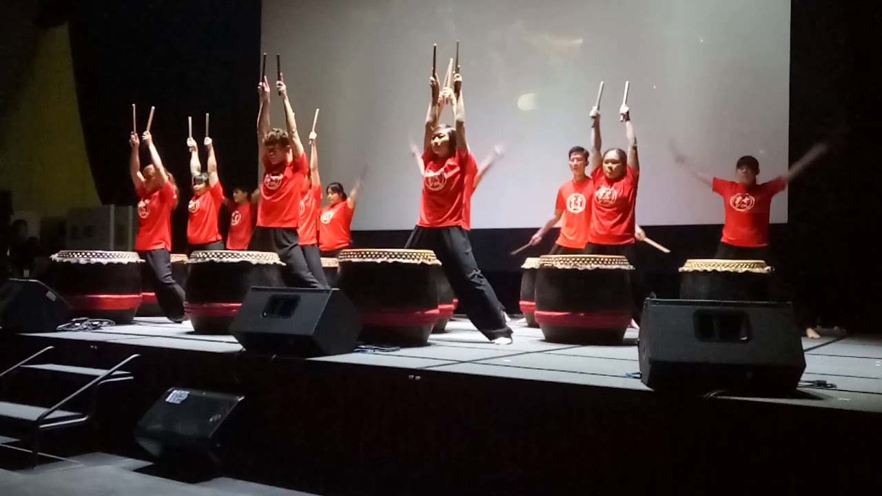 24 Festive Drums Performance二十四节令鼓 - YouTube