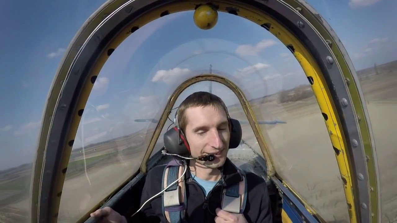 Vári Gyula -JAK 52- Gombár László /+6G & -2G / - YouTube