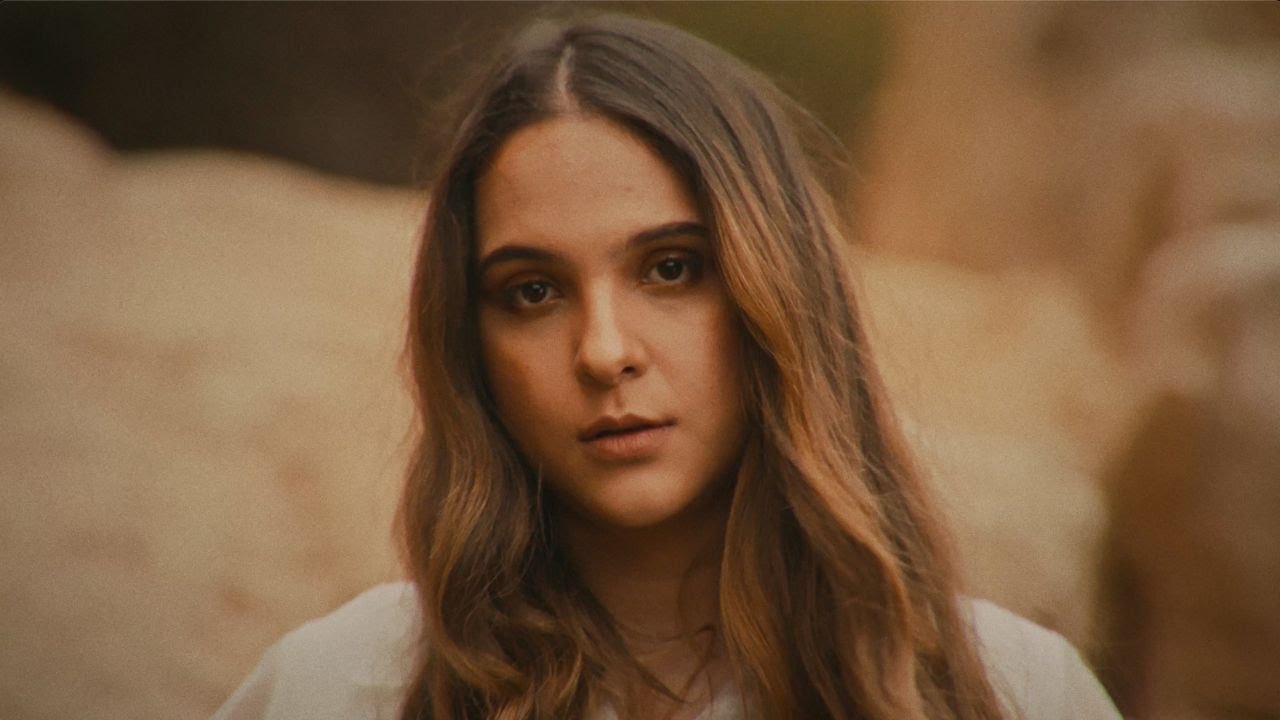 Laura Stangl - Talón de Aquiles (Official Video) - YouTube