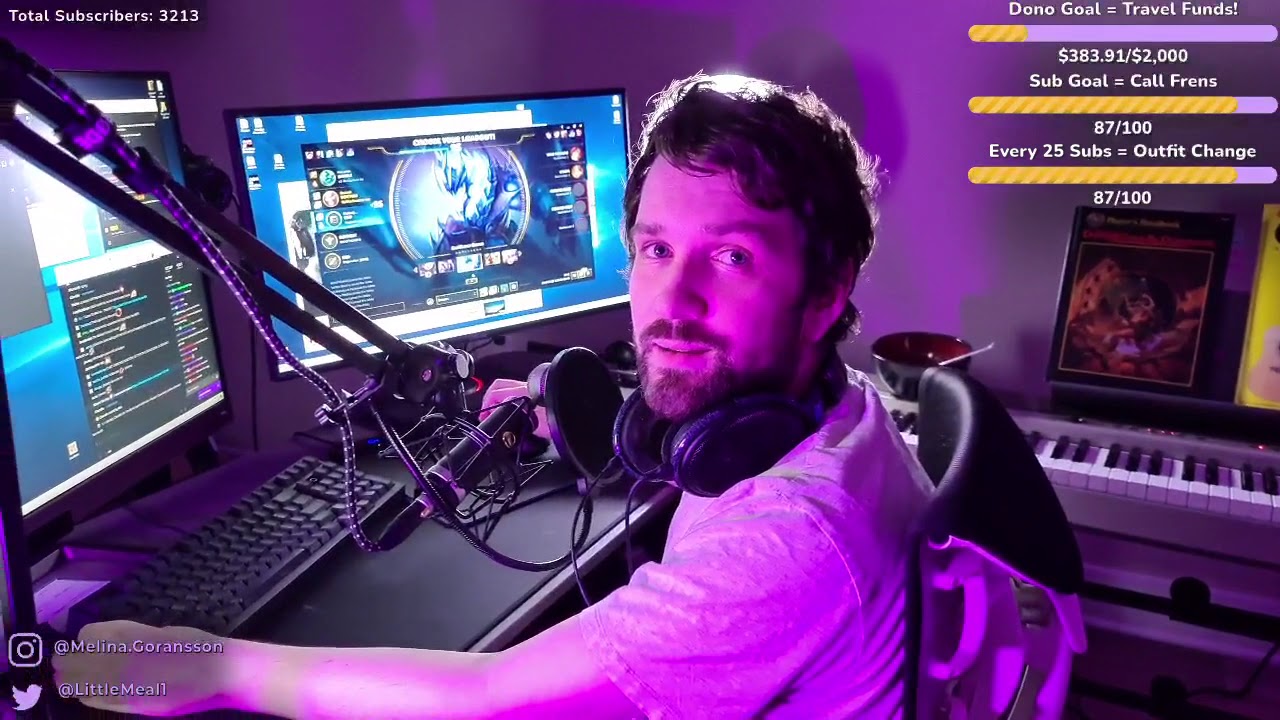 What Does This Streamer Keep In His Pocket All Day - YouTube